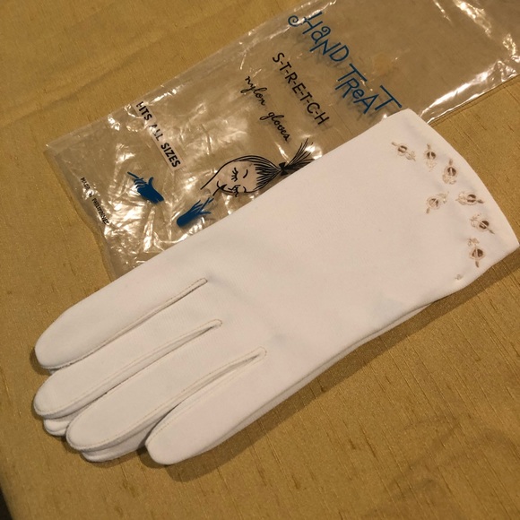 Hand Treat | Accessories | Vintage Stretch Gloves White | Poshmark